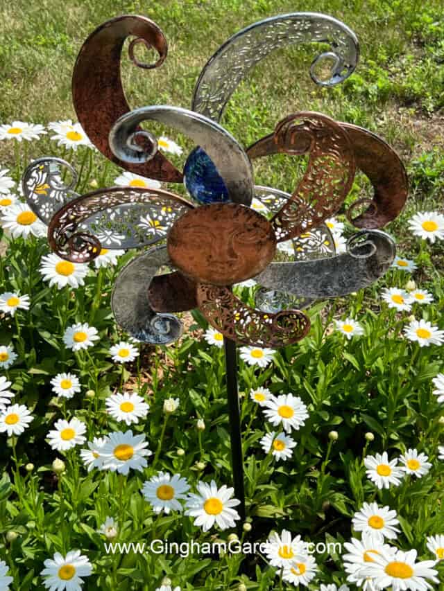Decorative Garden Stakes (DIY and Where to Buy) - Gingham Gardens